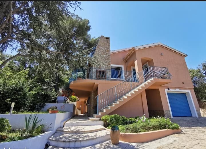 Belle Villa De Caractère - Var