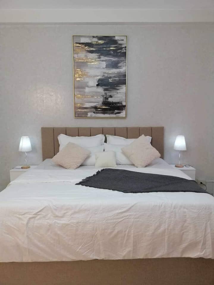 Studio Apartment With King Bed - Meycauayan