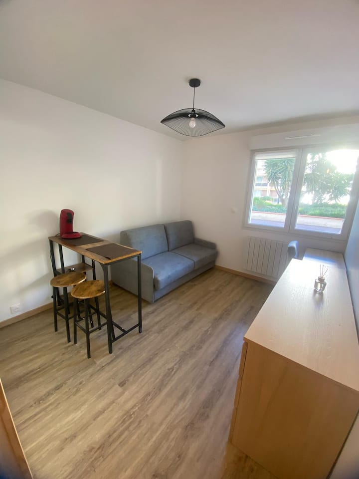 Studio Rénové Avec Parking - Proche Centre Ville - Montpellier