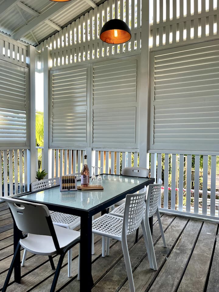 Quaint Country Cottage - Newcastle