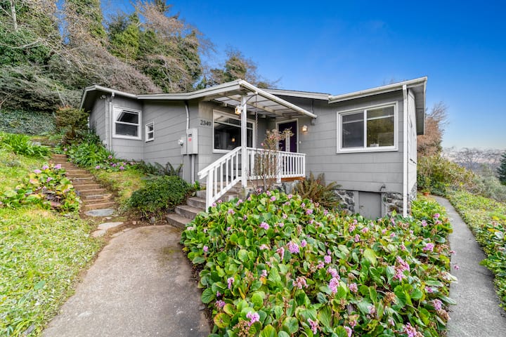 Gog And Pop's Beach House - Ocean Views, Wifi, Bbq - Baker Beach, Trinidad