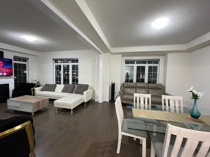 20264 Whispering Pines Retreat! - Brampton