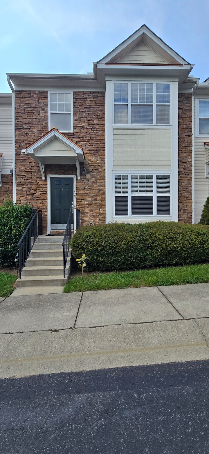 New! Ready For Families And Business Travelers - Raleigh, NC
