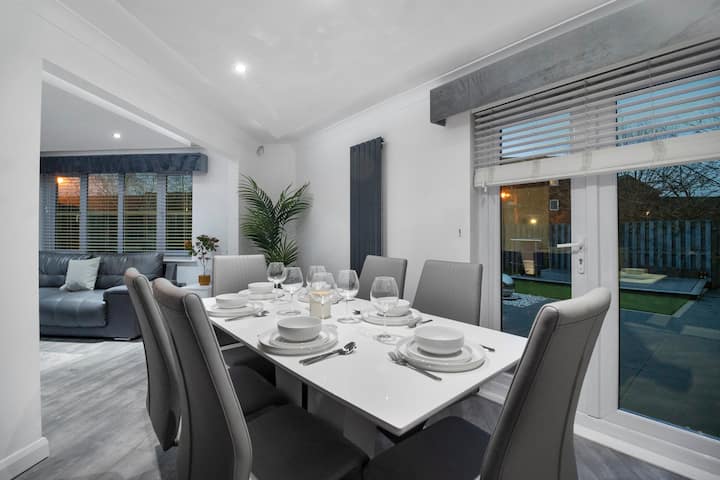 Comfy 3 Bed House - Glasgow