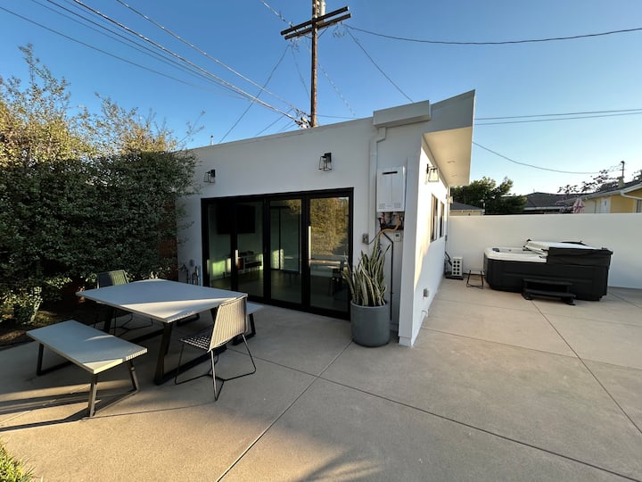 Luxury Casita With Top-tier Jacuzzi - Culver City