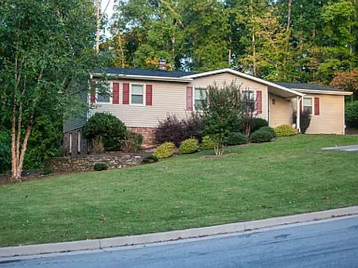 Cozy Home Near Golf & Casino! - 당빌
