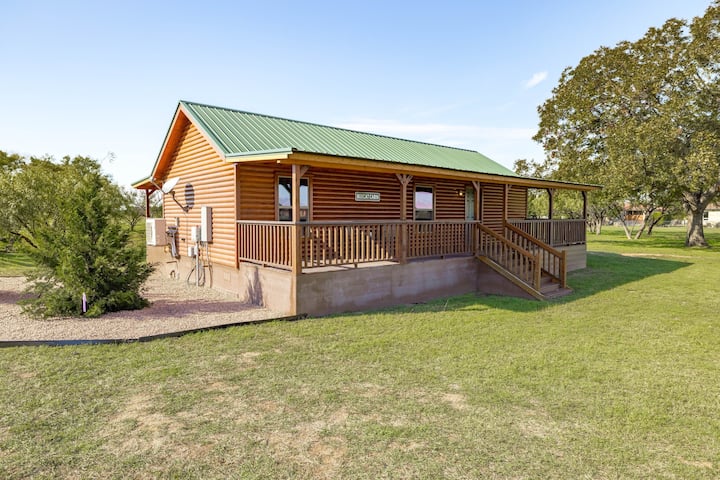 Cabin At Legends Golf Course - Golf Included! - Kingsland, TX