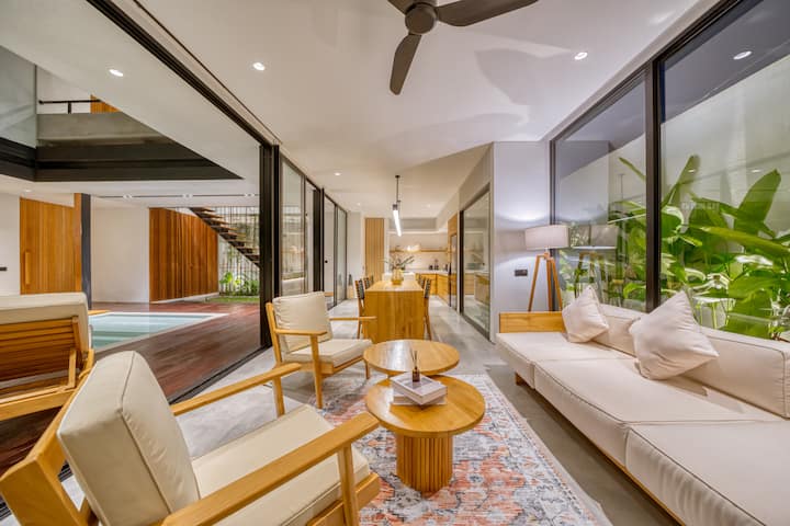 Luxury Industrial 2br Villa Kirma 3 Near The Beach - Canggu