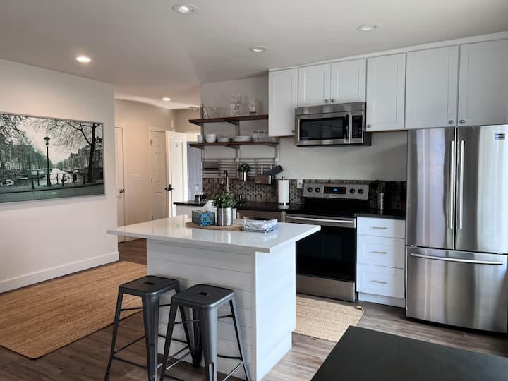 Executive Apartment - Tacoma, WA