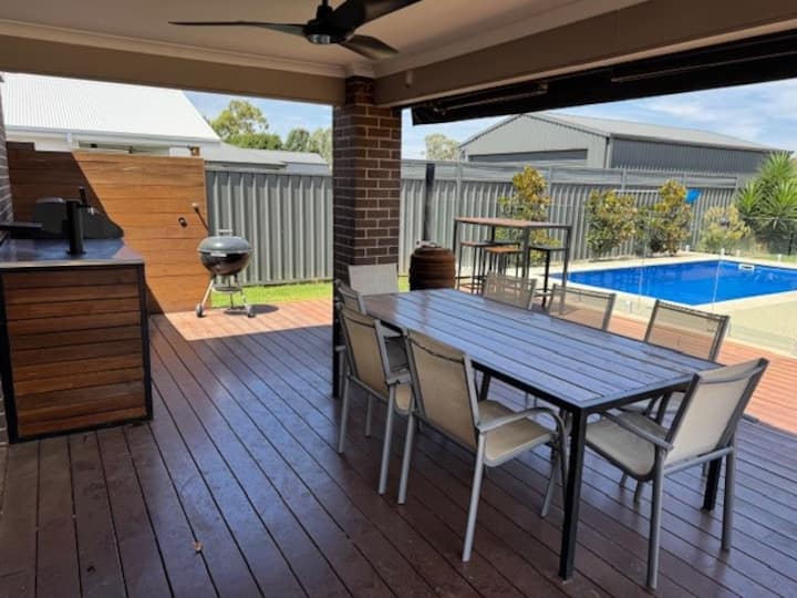 Fabulous 5 Bedrm House With Pool - Bundalong