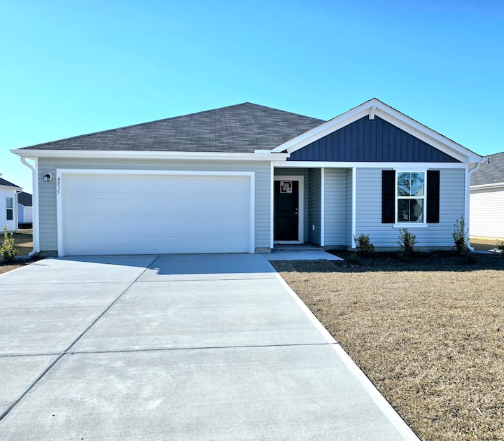 New Spacious Beach House 3br/2.5 Ba House - Southport, NC