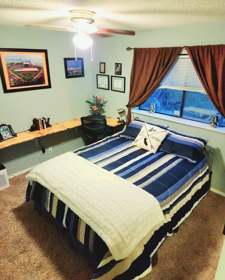 Kaweah Sequoia Bedroom Retreat - Visalia, CA