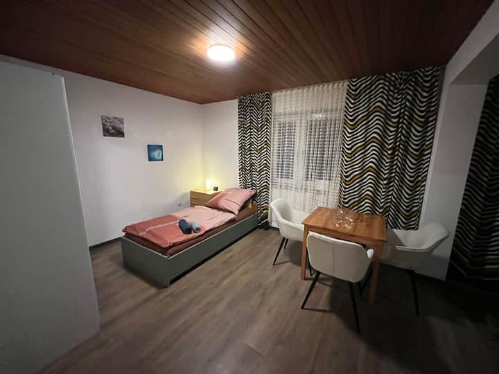 4 Zimmer Balkon Wohnung - Poing