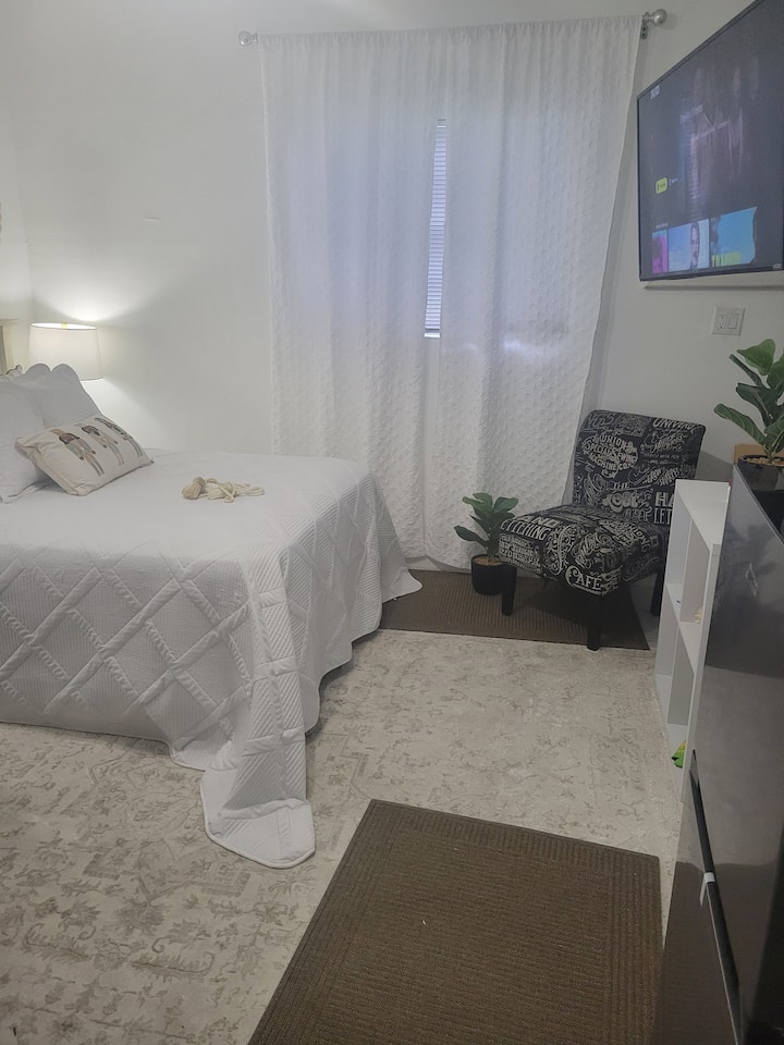 Cozy Apartment Near Wynwood! - Miami, FL