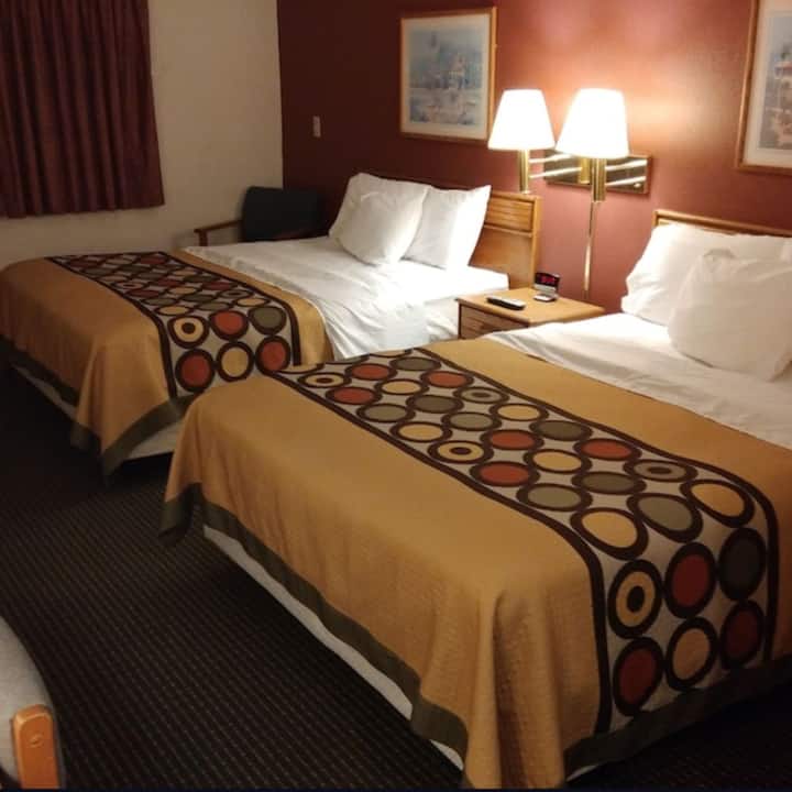 2 Full Beds Non-smoking | Wautoma Inn By Oyo - Spring Lake, WI