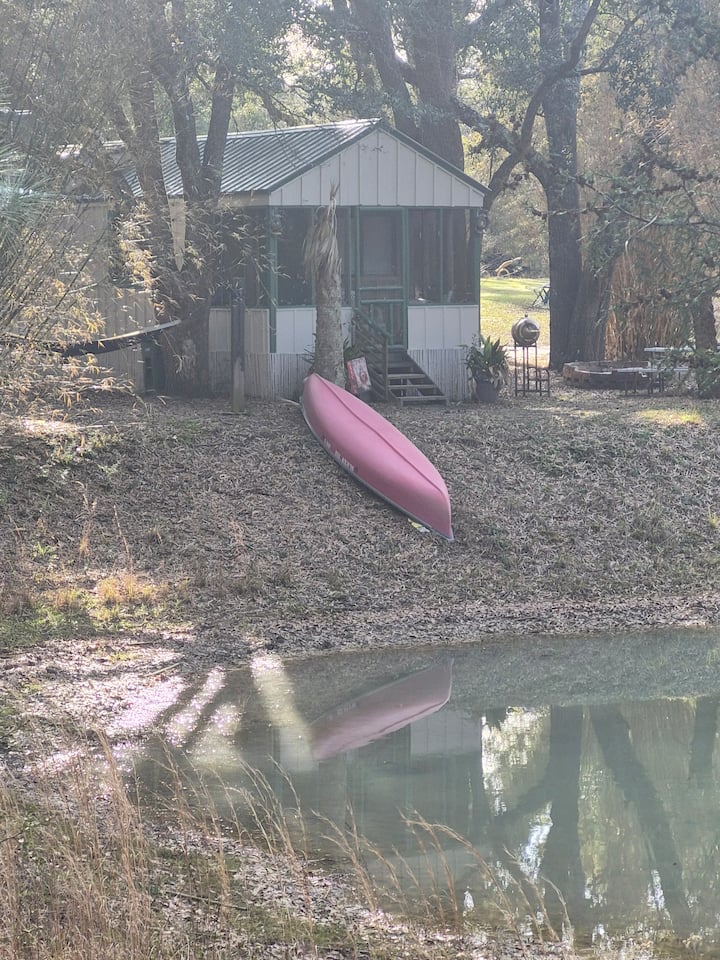 Country Cottage On The River - Holt, FL