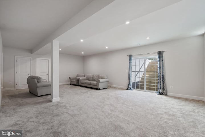 Spacious Private Basement - Manassas, VA