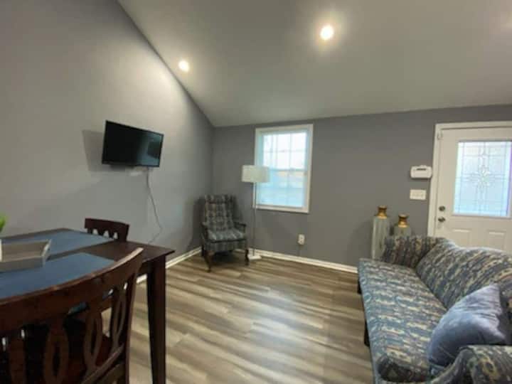 Large 2 Bedroom With Fenced Yard! - Hampton, VA