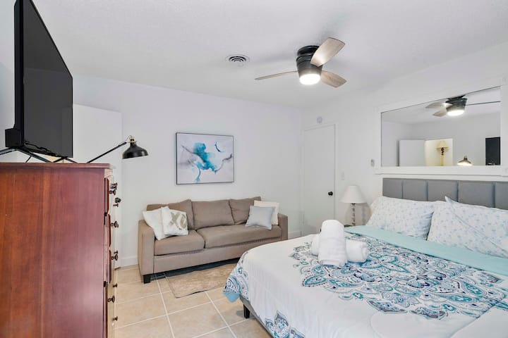 Fantastic Studio Efficiency Pompano Beach Pointe! - Lighthouse Point