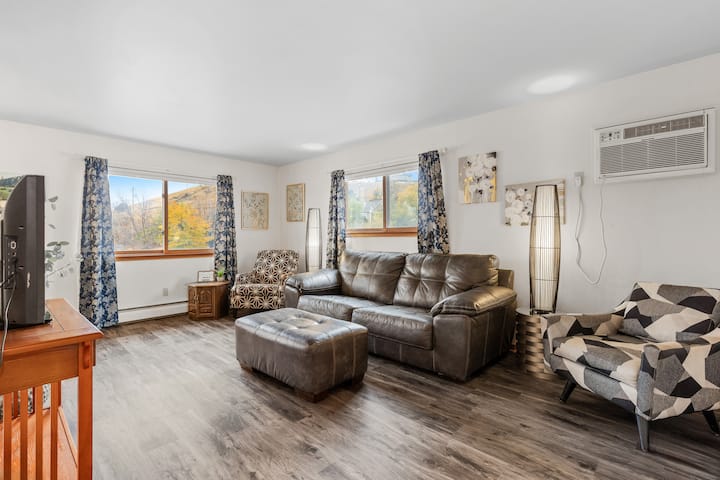 Top Floor And Centrally-located! 5 - Rapid City, SD