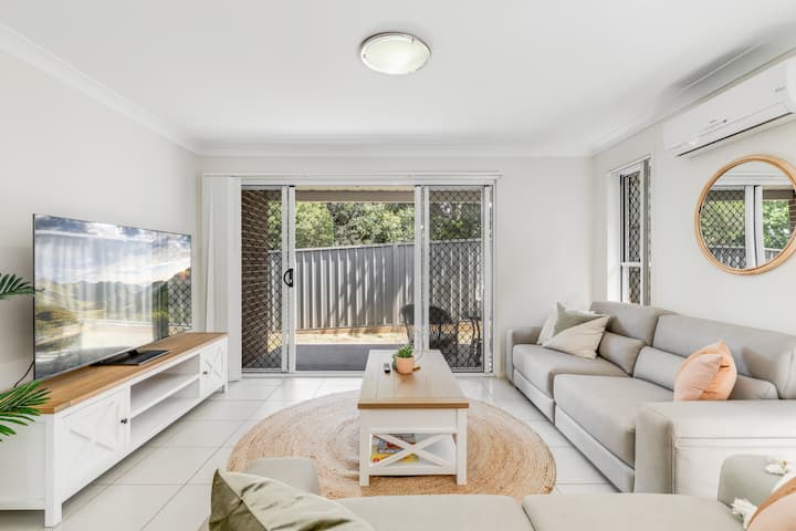Contemporary Chic On Cbd Fringe! - Toowoomba