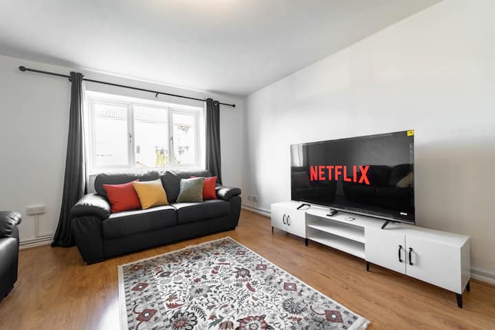 A Prestigious 3-bed Home - Bromsgrove