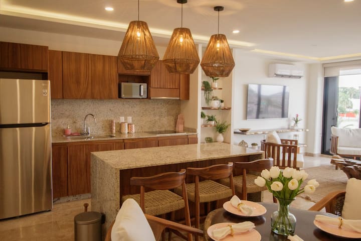 3 Bdrm Condo | Pool | Gym | Bbq | Private Balcony - Cozumel