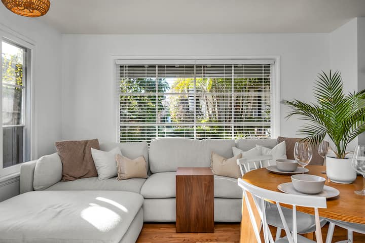 The Jungle Bungalow - Lovely Beachside Home - Crystal Cove State Park, California