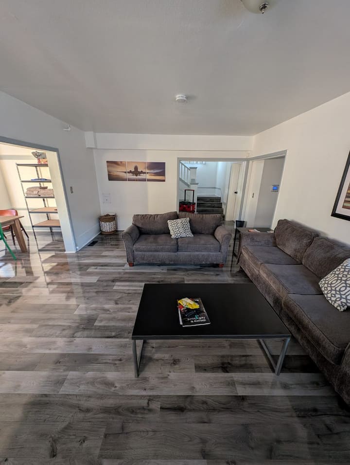 Foothill Room 5 - Top Bunk Bed - Women's Room - Oakland, CA