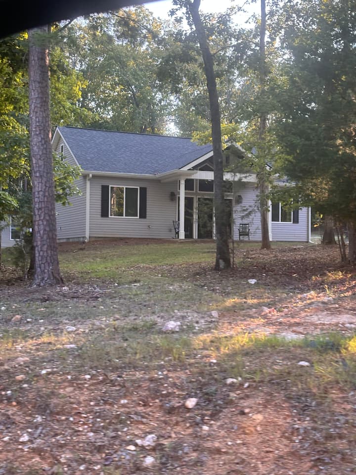 Wells Creek Cottage - Hamilton Branch State Park, Plum Branch