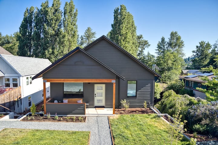 Pine Guest Suite In Fairhaven - Marine Life Center, Bellingham