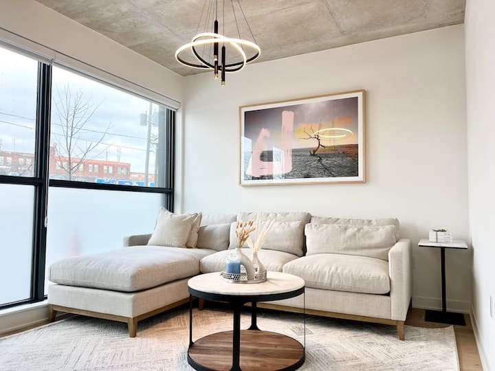 Gorgeous Junction Townhome: 3bed 2.5bth + Parking - Toronto