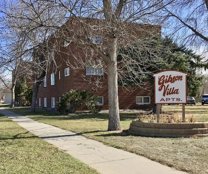 Park Front Villa - Great Falls, MT
