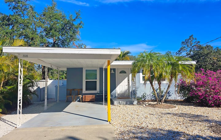 Charming 3-bedroom House On Legacy Trail W/swimspa - Indian Beach, Sarasota