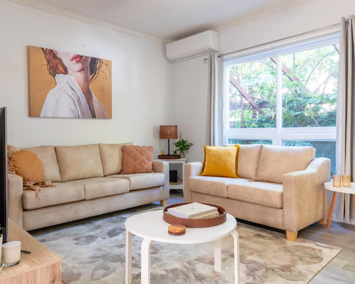 Vandy's City Fringe Townhouse - Avail Gather Round - Blackwood