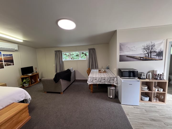 Peaceful Taupō Retreat•close To Town •Warm & Quiet - Lake Taupo