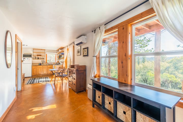 Sugarloaf Manzanita Studio - Nevada City, CA