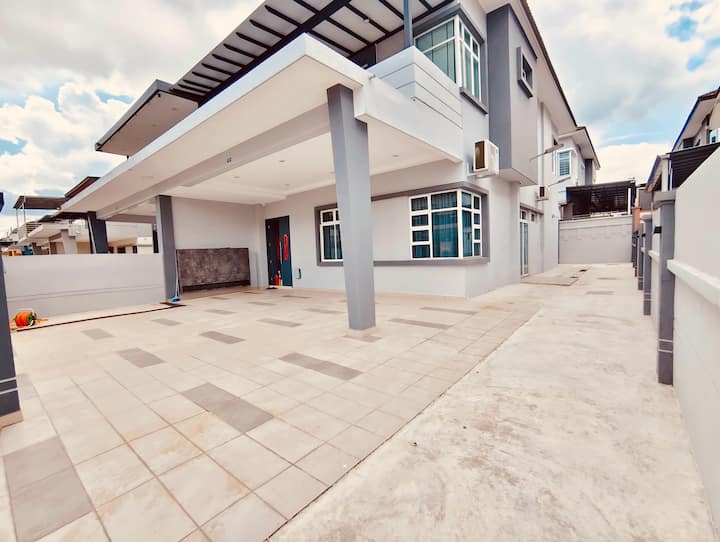 18pax Kulai Guarded House Near Kulai Toll Lotus - Kulai