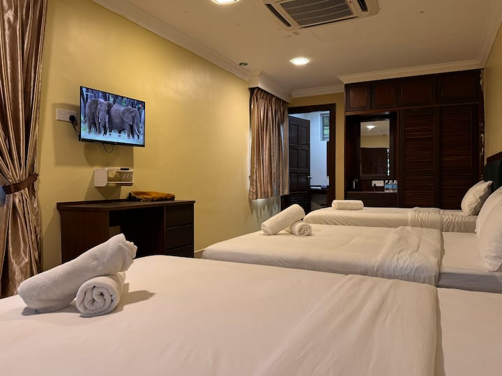 Kesuma Villa Family Studio - Ayer Hitam