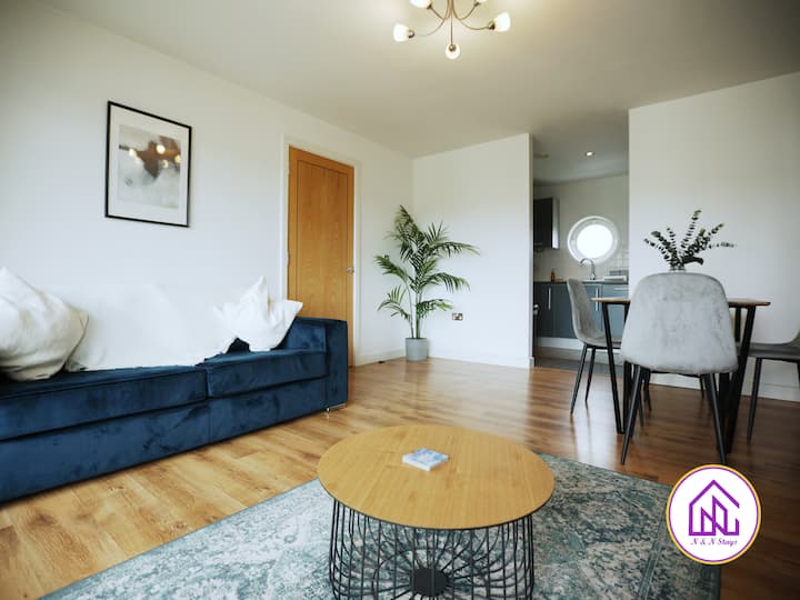 Executive Flat | Cardiff Bay | Private Parking - Cardiff