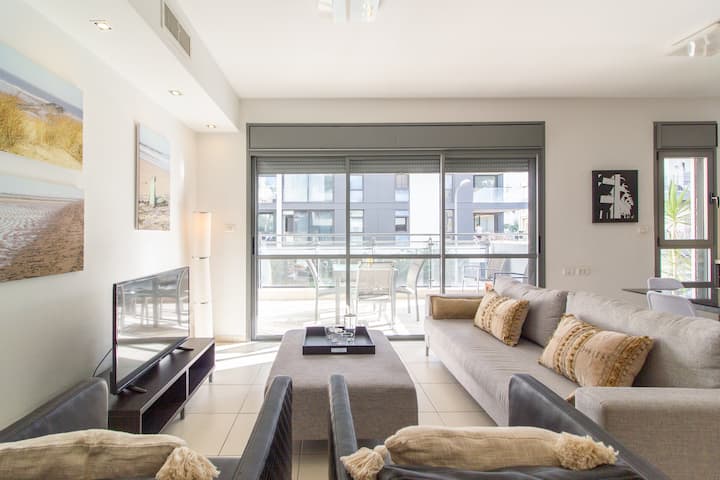 Mamad Stunning 2br/2ba Seaview Apt| By Sweetyguest - Tel Aviv-Yafo