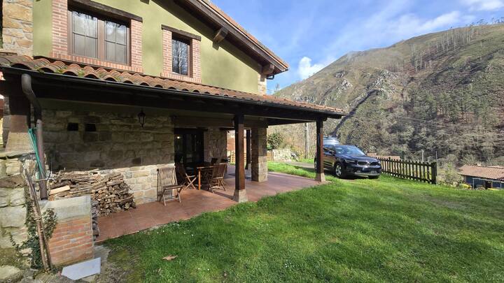 Casa Xerra Verdin: Naturaleza, Espacio Y Confort. - Asturias