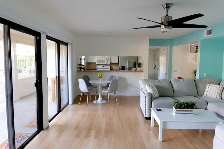 Modern And Cozy 1 Bed, 1 Bath Condo With Pool - Palm Springs