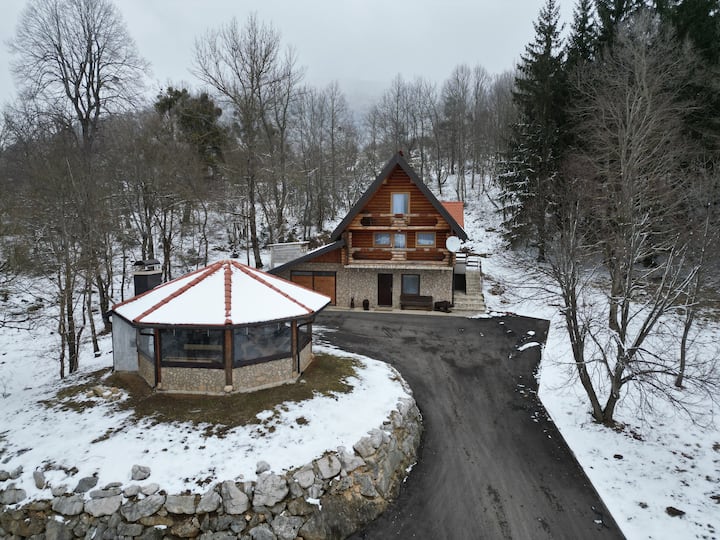 Wolf House, Apartment 90m2 - Korenica