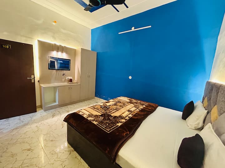 Divya Darshan Stay | 500m From Ram Janam Bhoomi - Ayodhya