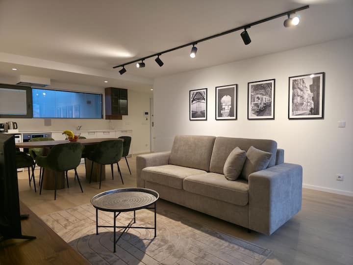 Spacious And Modern 2-bed Apartment With Garage - Vila Nova de Gaia