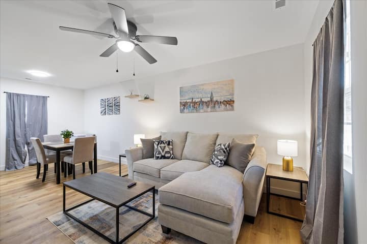 Burlington Cozy Stay: Up To 6 Guests - Burlington, NC