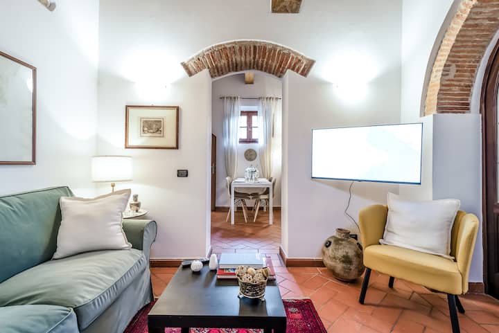 Hostly-santa Maria Tower Suite-just By The Tower - Pise