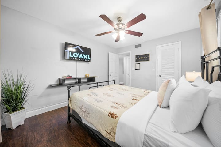 2 Bedroom Apt | Full Kitchen | Sofa Bed | Parking - Margate, FL