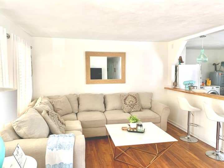 Cozy Rental Beach Prime Location - Virginia Beach, VA